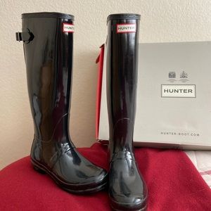 Hunter Shoes | Iso Burgundy Red Or Green Boots | Poshmark